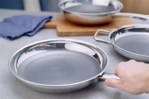 Названий простий спосіб очищення сковороди від іржі Читайте на Ukr Net