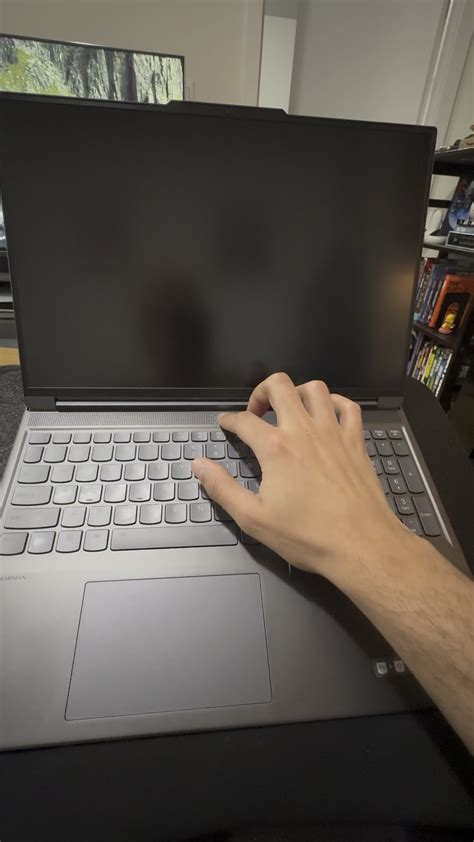 Tried Two Different Slim 7s Screen Goes Dark When Booted Up After