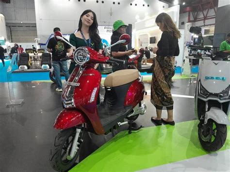 Berburu Motor Listrik Bergaya Vespa Di PEVS 2023 Ini Pilihannya Bagian 3