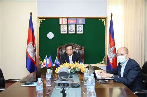 ពិធីផ្សព្វផ្សាយ និងដាក់ឱ្យអនុវត្តនូវ “យុទ្ធសាស្រ្តអភិវឌ្ឍន៍វិស័យកាត់ដេរ ផលិតស្បែកជើង