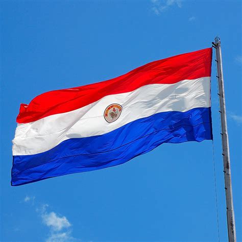 Чей государственный флаг имеет две разные стороны — Музей фактов