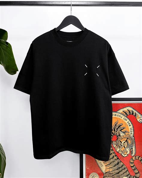 Ексклюзивний одяг люксової якості жіночий чоловічий одяг Чорна футболка з унікальним