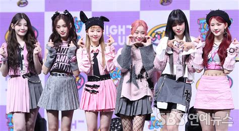 E포토 스테이씨 발렌타인 데이에 돌아온 상큼 소녀들