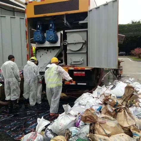 张家港保税区工厂大型污水池污泥清理（叠螺机压缩 干化）处理淤泥设备