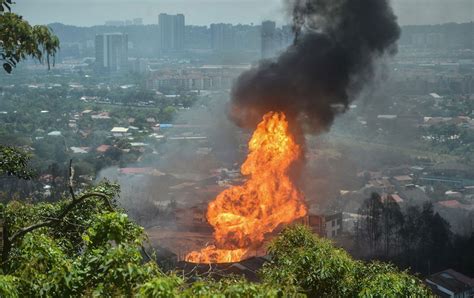 Towering Inferno In Sky Massive Gas Pipeline Explosion In Malaysia