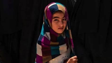 Режиссера Женю Беркович задержали по делу об оправдании терроризма из за спектакля Bbc News