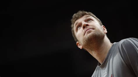 Везенков Трябва да се съвземем и да играем баскетбола който ни доведе дотук