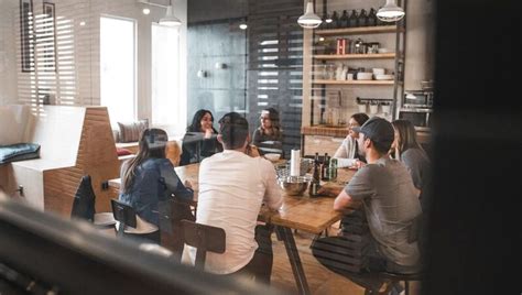 Vrabotuvanje КОМПАНИИТЕ НУДАТ ПРОДОЛЖЕНО ПЛАТЕНО ОТСУСТВО ОД РАБОТА Вработените го користат