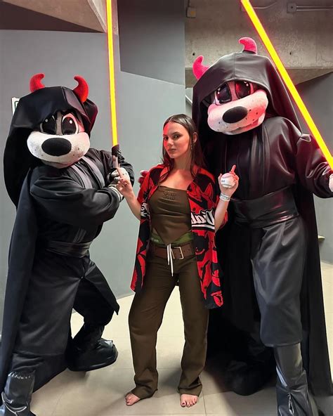 Dafne Keen Rcelebritylegsandfeet