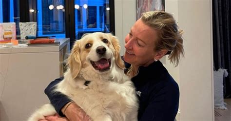 Gmas Lara Spencer Shows Off Living Room In Connecticut Home Closer