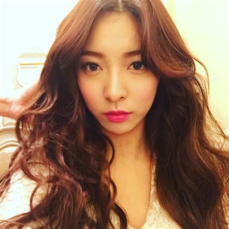 Fx Luna Greets Fans With Her Pretty Selca Wonderful Generation