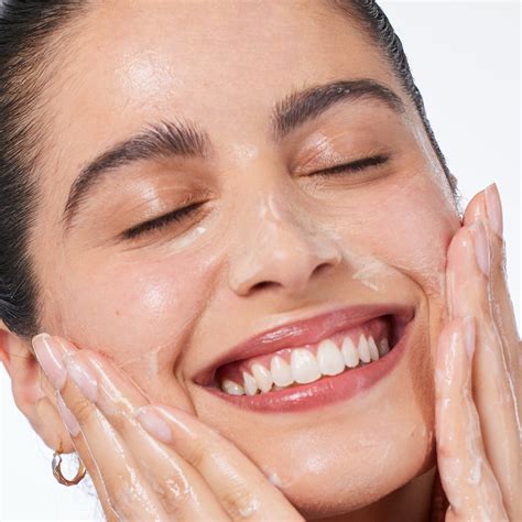 Juicy Gel Gentle Balancing Cleanser Go To Skincare