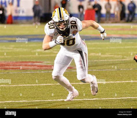 Memphis Tn Usa St Dec Missouri Wide Receiver Barrett