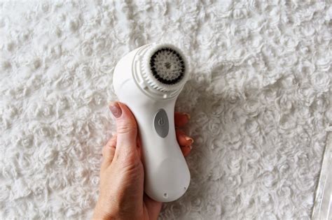 The Pocket Exfoliator Clarisonic Mia Inthefrow