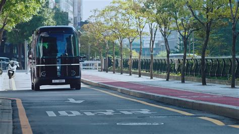 청계천에서 Tap탭 앱으로 자율주행 셔틀 호출하세요 42dot이 기획 단계부터 ‘자율주행 대중교통을 목적으로 만들고 Tap탭 앱으로 누구나 호출하여 이용할