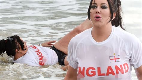 Big Brothers Lisa Appleton Flashes Her Assets In England T Shirt As