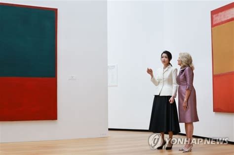 질 바이든 여사와 미 국립미술관 찾은 김건희 여사 네이트 뉴스