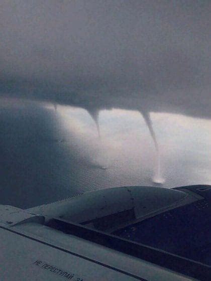 El Aterrador Vuelo De Un Avión Entre Tres Tornados Infobae