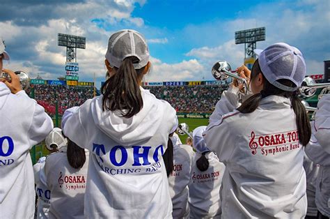 東邦、習志野、そして大阪桐蔭。センバツ決勝での応援と友情の輪。 高校野球 Number Web ナンバー
