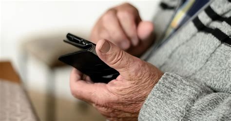 Miglior Cellulare Per Anziani Guida Allacquisto Salvatore Aranzulla