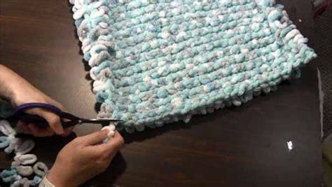 Loopy Bath Rug Tutorial Loop Yarn Needlepointers Yarn