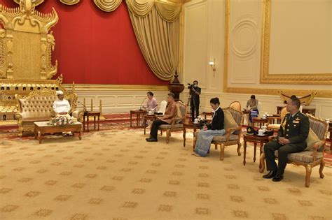 နိုင်ငံ‌တော်စီမံအုပ်ချုပ်ရေးကောင်စီဥက္ကဋ္ဌ နိုင်ငံတော်ဝန်ကြီးချုပ် ဗိုလ်ချုပ်မှူးကြီး မင်းအောင်လ