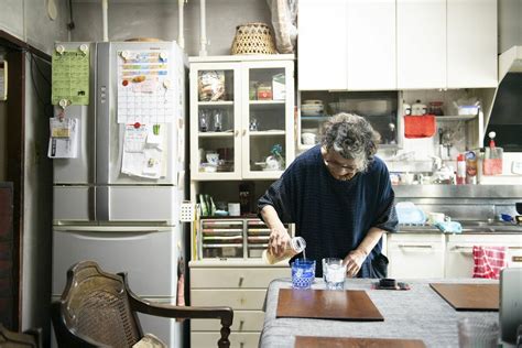 写真 2ページ目 団地で十分いずれは私一人になるんだなと87歳おばあちゃんYouTuberが語る老後ひとり暮らしの幸せとは