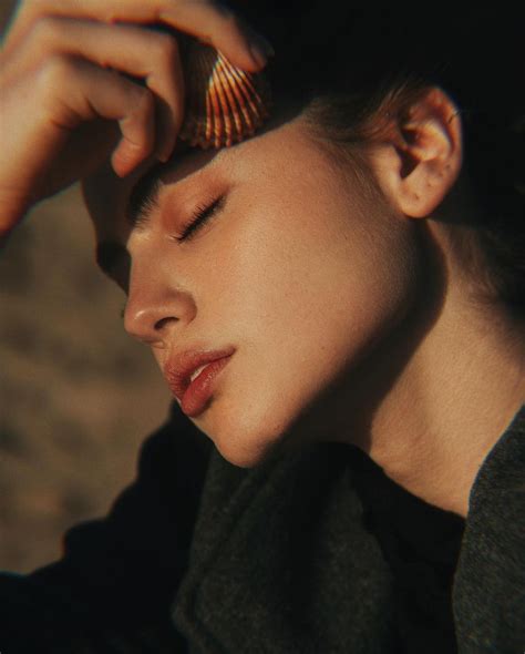 怼脸拍好看又上镜光影人物特写摄影作品欣赏摄影师julia Icy图包 哔哩哔哩