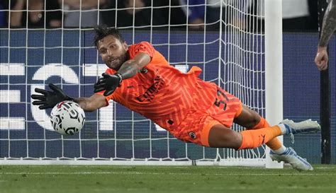 Laga Uji Coba Real Madrid Menang Atas Ac Milan Foto Liputan