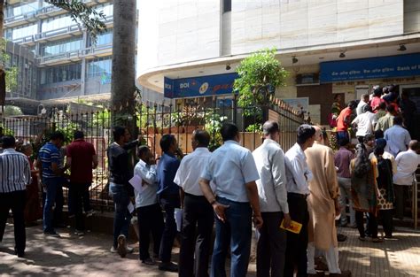 Cash Crunch Currency Situation At Atms Improving Says Sbi Ibtimes India