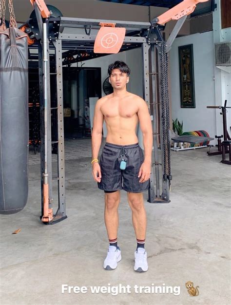 MRVVIP On Twitter Rangga Natra Shirtless On Exercise Selebwatch