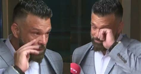 Με δάκρυα στα μάτια Λύγισε ο Κώστας Σόμμερ στη βάφτιση της κόρης του