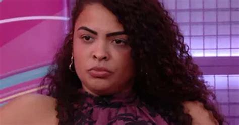 Após duras críticas ex BBB Paula passa por série de cirurgias e surge