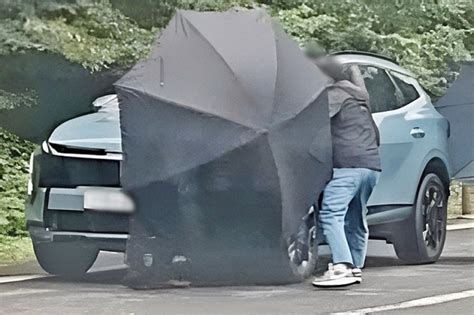 역대급 디자인 2025 스포티지 페이스리프트 유출 신형 더 뉴 기아 스포티지 하이브리드 페리 가격 디자인 실물 실내 스파이샷 ‘25 Kia Sportage