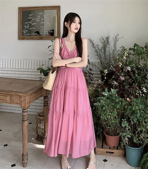 브이루아 스위트 하이엔드 핑크 드레스 홀리데이 프렌치 로멘틱 롱 원피스 레이스 프릴 리본 나시 끈 민소매 캉캉 치마 여름 스커트 휴양지 바캉스 해외 여행 패션 쉬폰