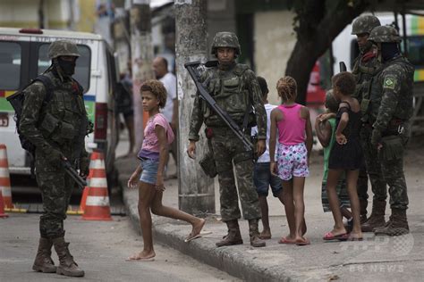 リオで麻薬組織と警察が銃撃戦1歳児含む3人死亡 写真2枚 国際ニュースAFPBB News