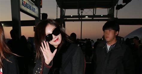 현아 꽁꽁 싸맨 한겨울 공항패션 섹시 버리니 시크