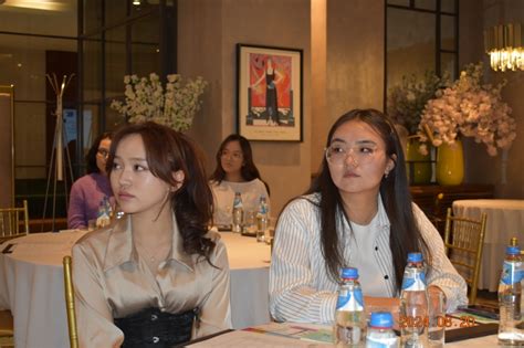 Сургагч багш бэлтгэх сургалт амжилттай үргэлжлэж байна