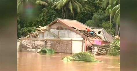 라오스 수해 현장에 진흙 늪 형성구조 난관