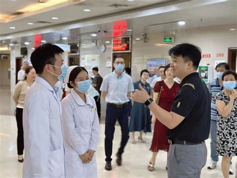牢筑医疗安全底线 共度祥和平安佳节林浩添主任一行节日走访慰问 中山大学中山眼科中心