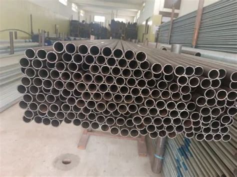 ISI 20 Mm Nb MS Round Black Pipes Weight 6 7 Kgs Thickness 2 3 Mm