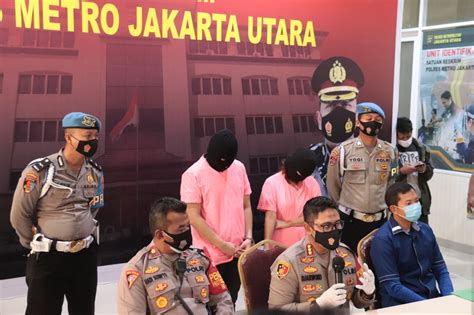Ditangkap Bersama Seorang Pria Tarif Prostitusi Online Dua Artis Rp Juta Poskotaonline