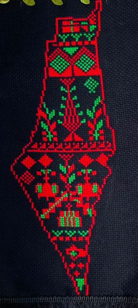 Pin By Tahani On Tatreez Patterns Bargello Patterns Cross Stitch