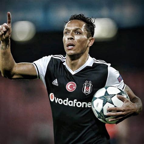 アドリアーノコレイアさんのインスタグラム写真 アドリアーノコレイアInstagram Meu TBT vai ao besiktas Onde eu tive o