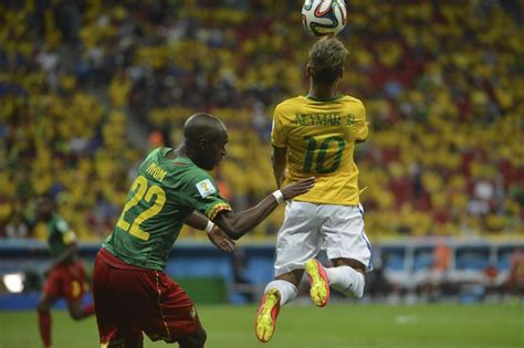 Camarões mais uma vez no caminho da seleção brasileira no histórico das Copas