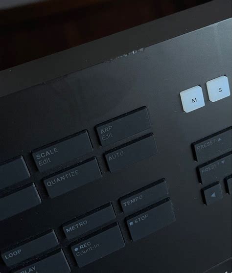 Native Instruments Komplete Kontrol S61 Keyboard Mk2 Hobbies And Toys