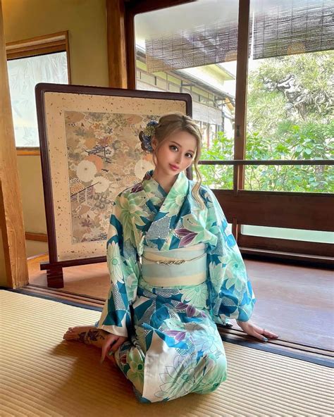 ほずにゃむさんのインスタグラム写真 ほずにゃむinstagram「ちょこん︎︎︎☺︎💚°｡ஐ 浴衣きつくてかおがくるひそお🥹