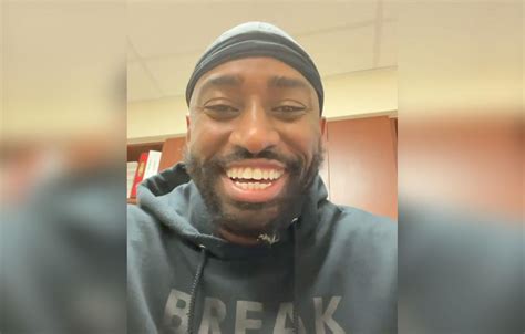 Who Is Dr Gerald Onuoha Get To Know Kacey Musgraves New Beau