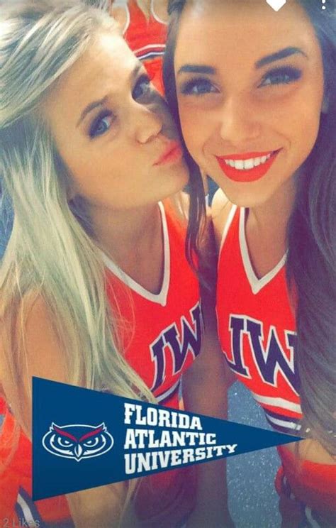 Fau Cheerleaders Football Cheerleaders Cheerleading Pretty Woman
