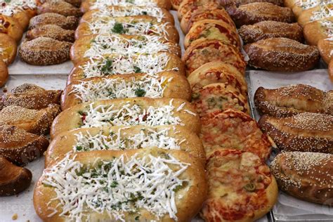 Pan Y Productos De Panadería En Una Tienda En Israel 10013267 Foto De